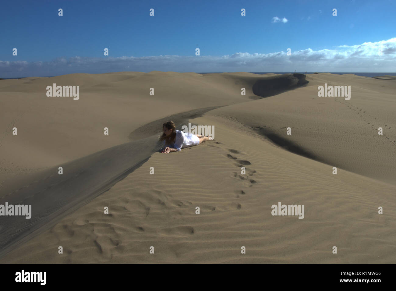 Gibson desert hi-res stock photography and images - Alamy