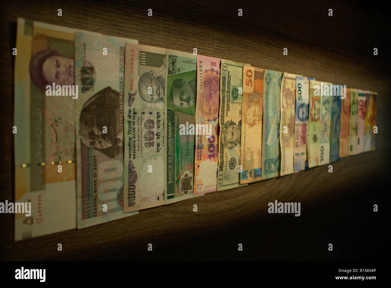 World currency notes hi-res stock photography and images - Alamy