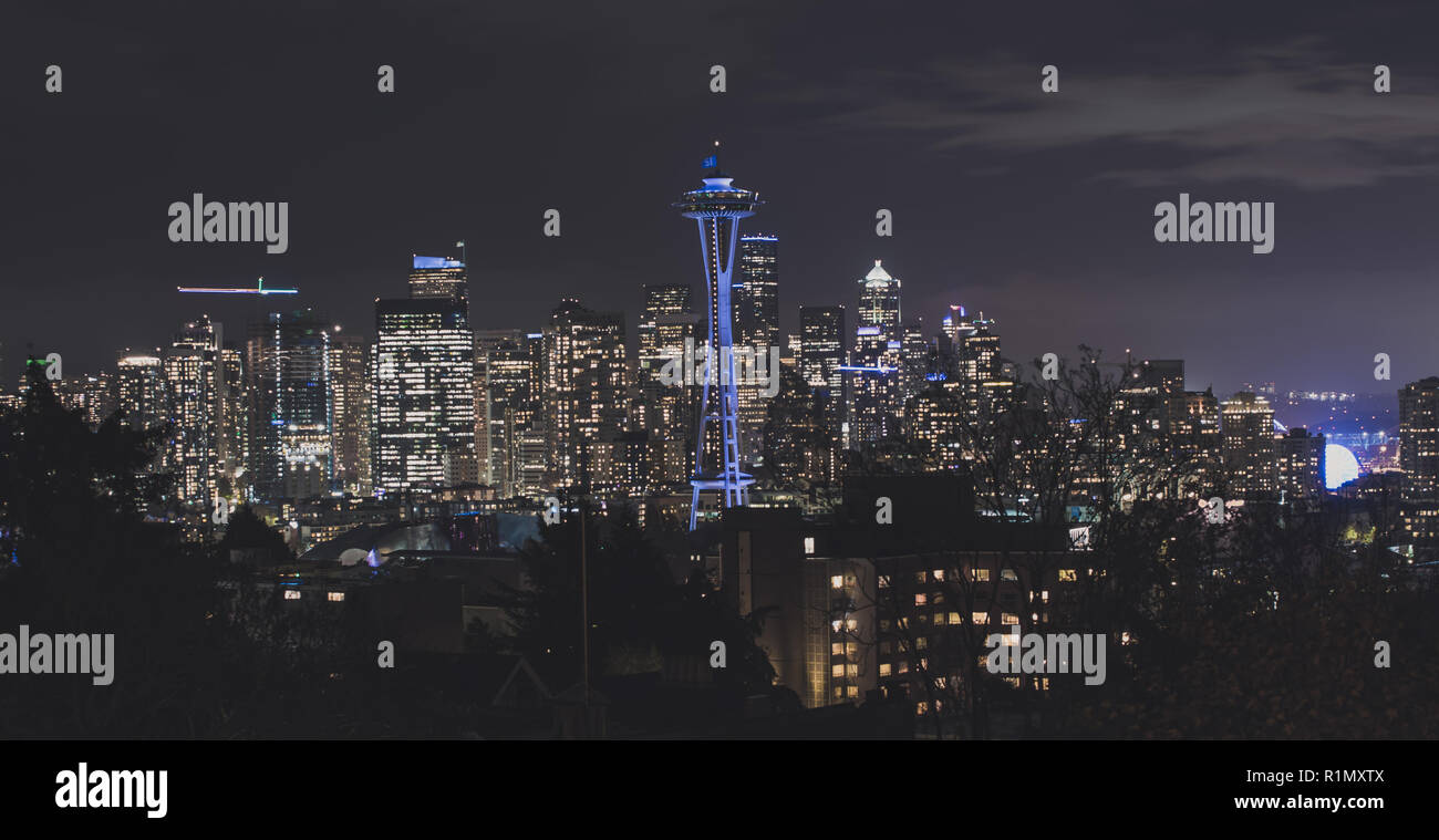 Seattle Skyline at Night Stock Photo - Alamy