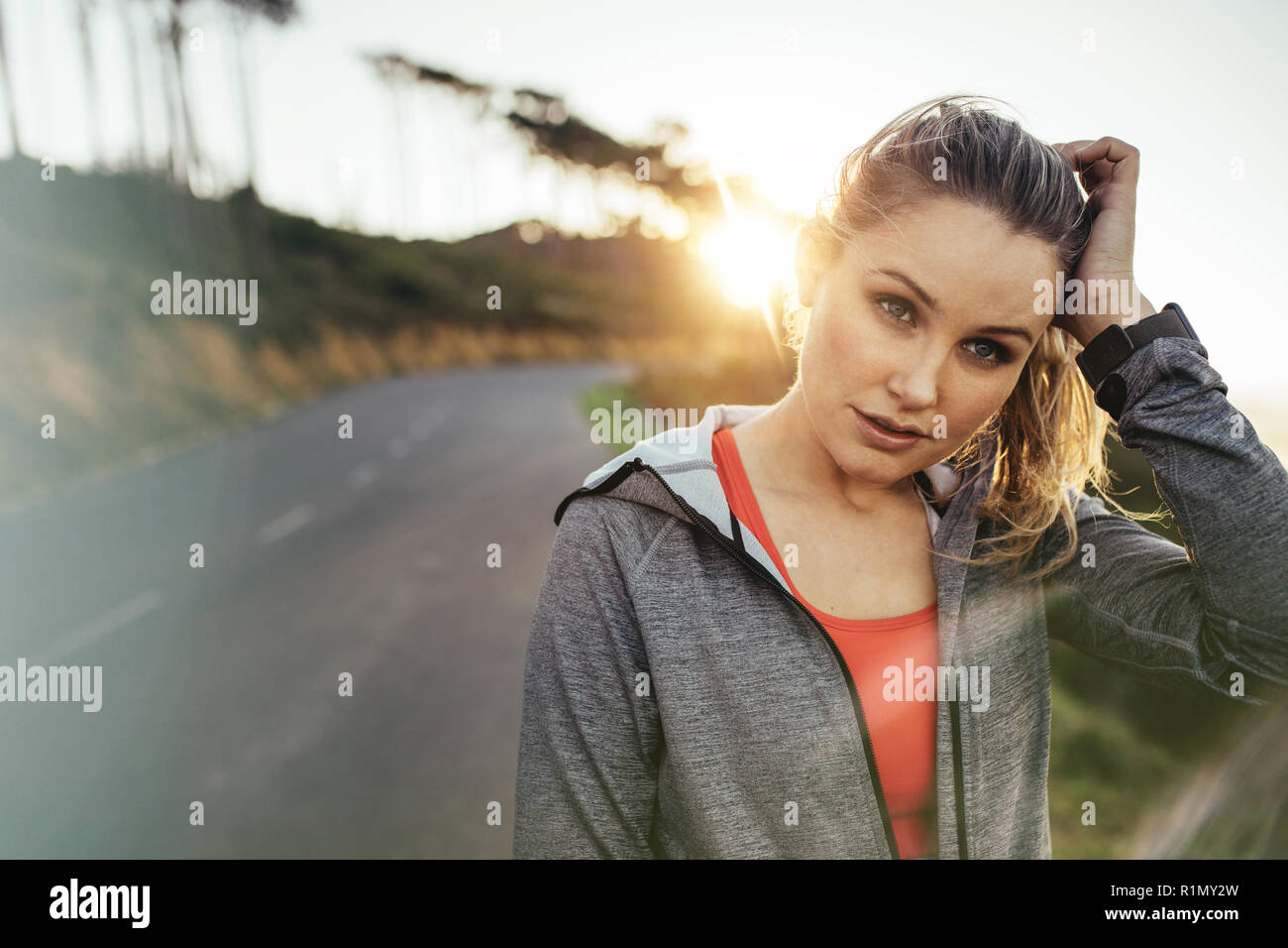 Female runner alone hi-res stock photography and images - Alamy