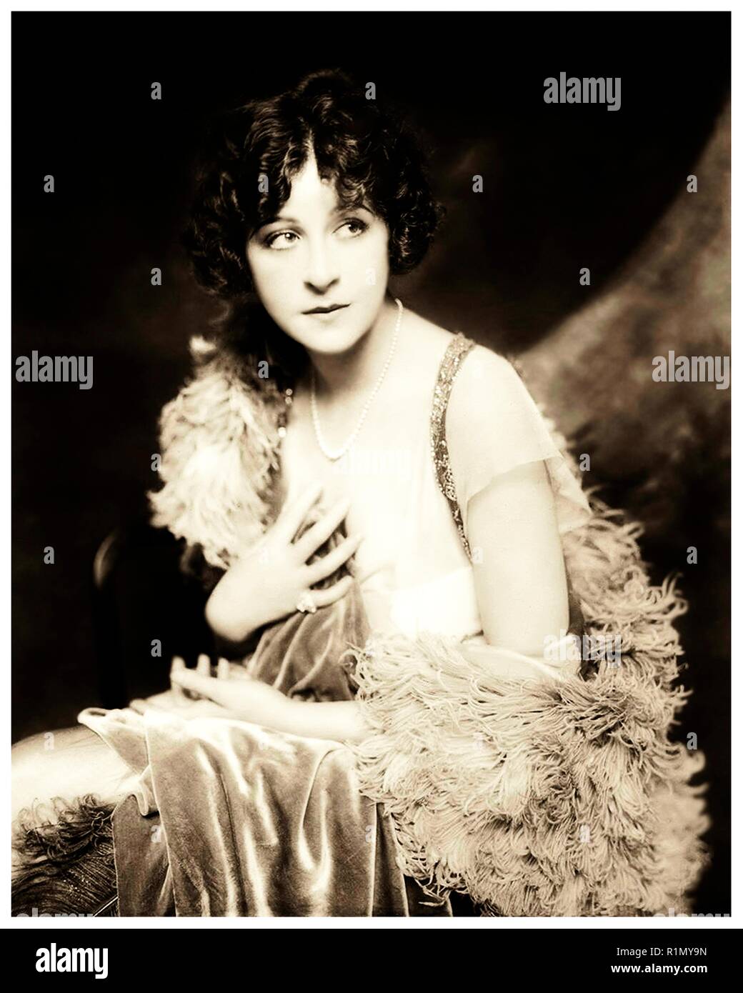 1915 1925 hi-res stock photography and images - Alamy
