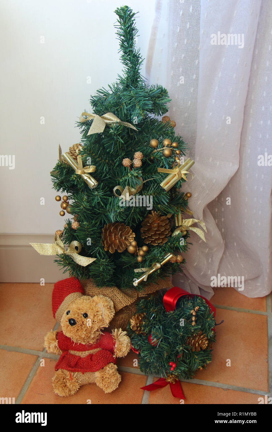 Straw Teddy Stock Photos & Straw Teddy Stock Images - Alamy