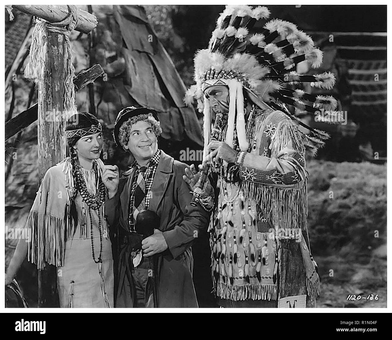 Harpo marx a night at the opera hi-res stock photography and images - Alamy