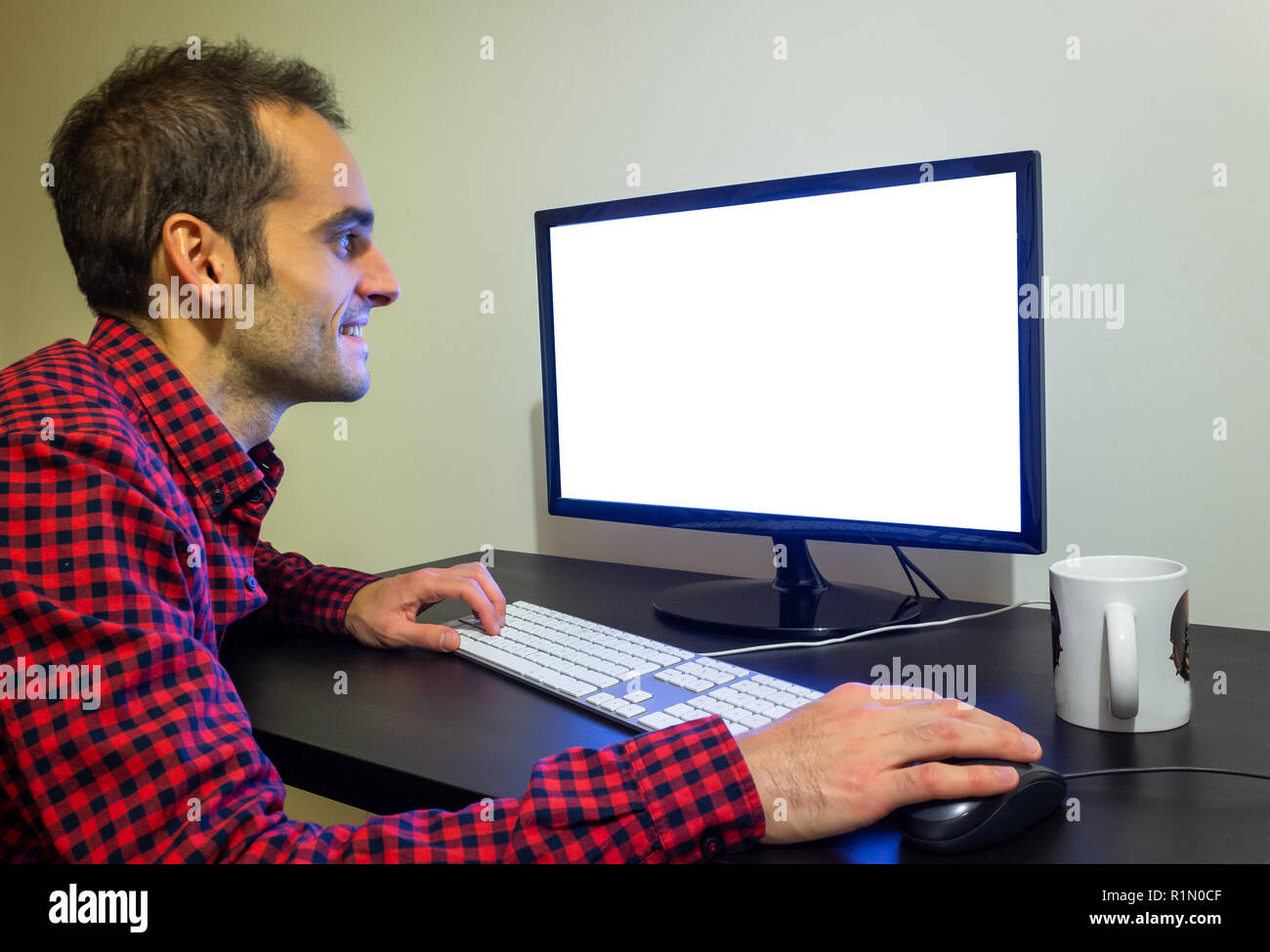 Stares at screen hi-res stock photography and images - Alamy