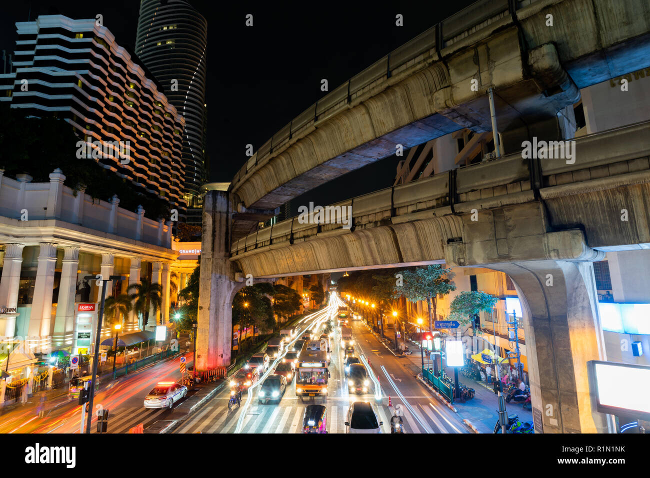 Intersection night exposure hi-res stock photography and images - Alamy