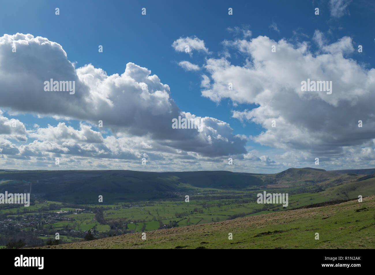 View of the Hope Valley in the Peak District, Derbyshire, England, UK ...