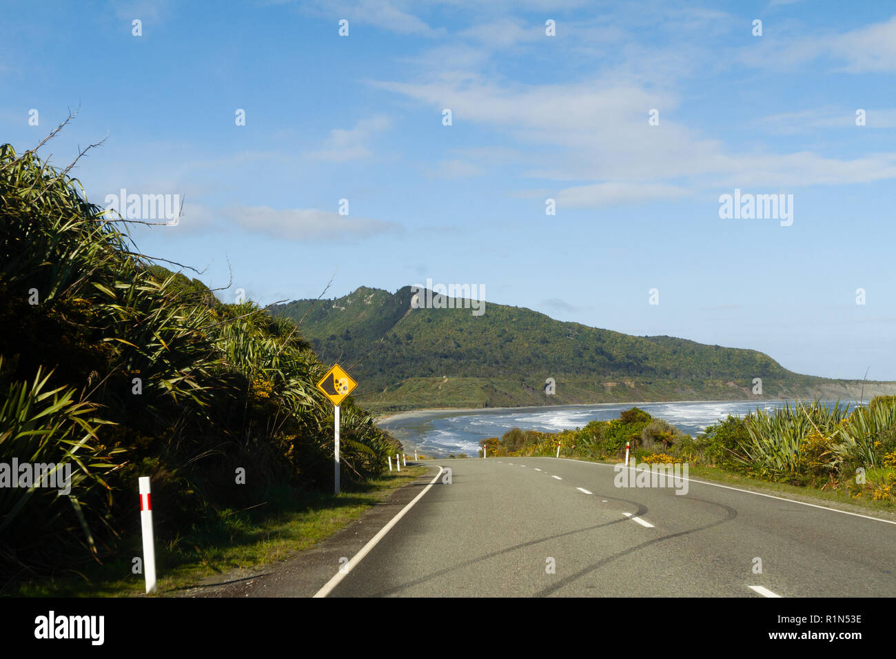 New Zealand road 6 landscape Stock Photo - Alamy
