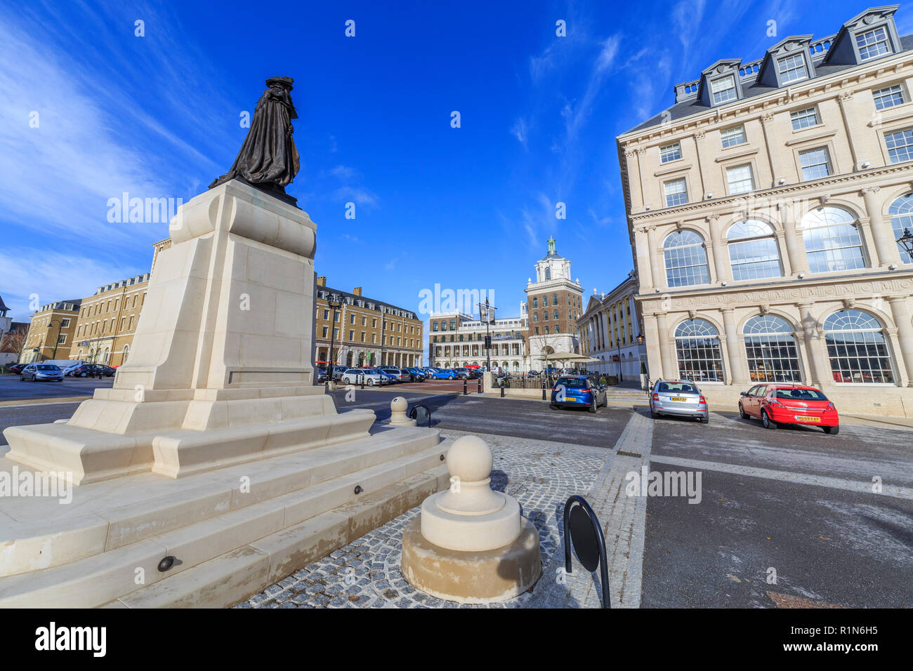 queen mothers statue at Poundbury new town near dorchester , dorset ...