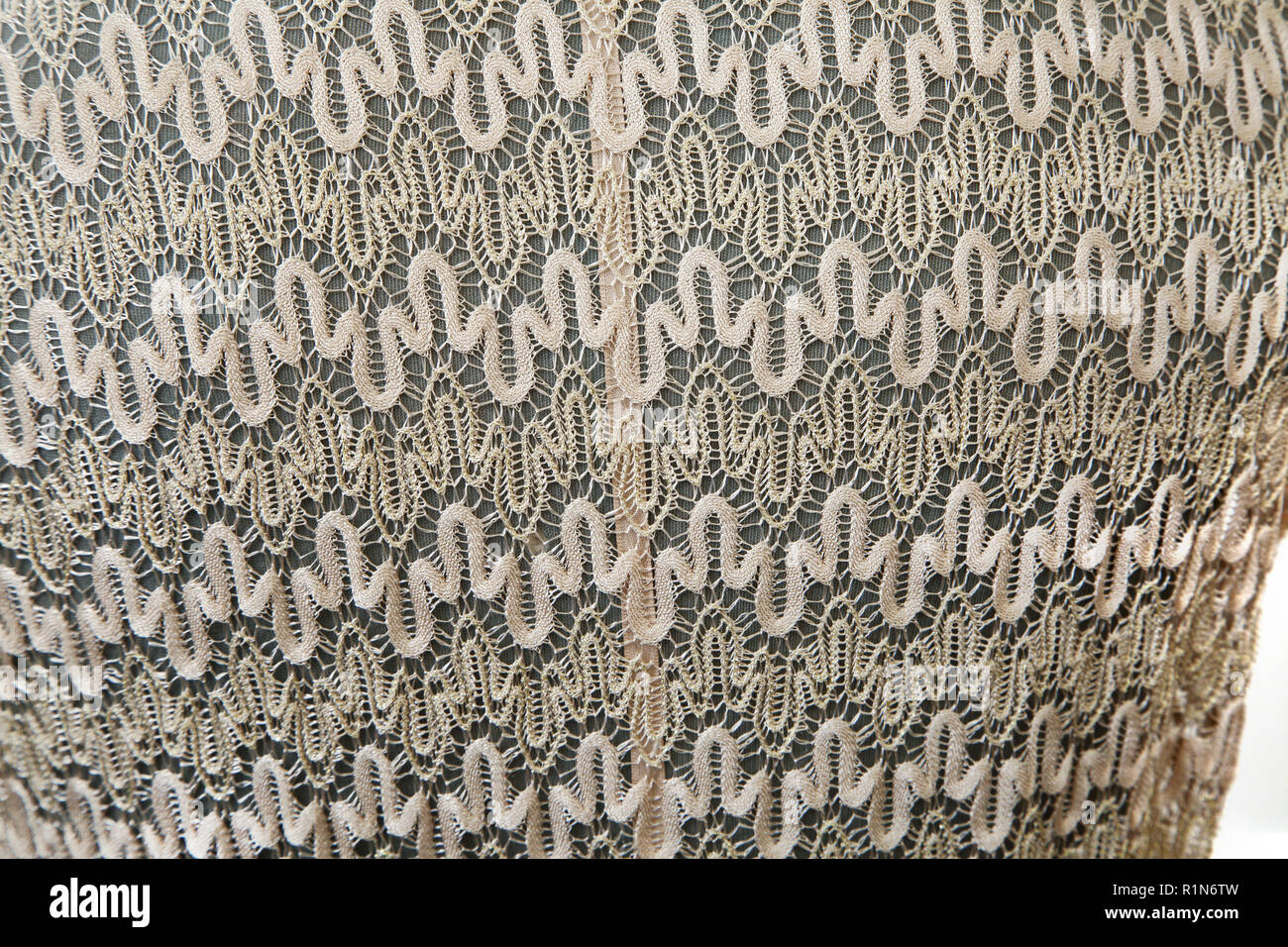 Wrap around hi-res stock photography and images - Alamy