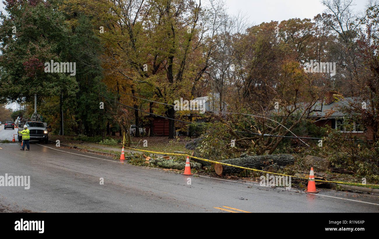Fallen power lines pole hi-res stock photography and images - Alamy