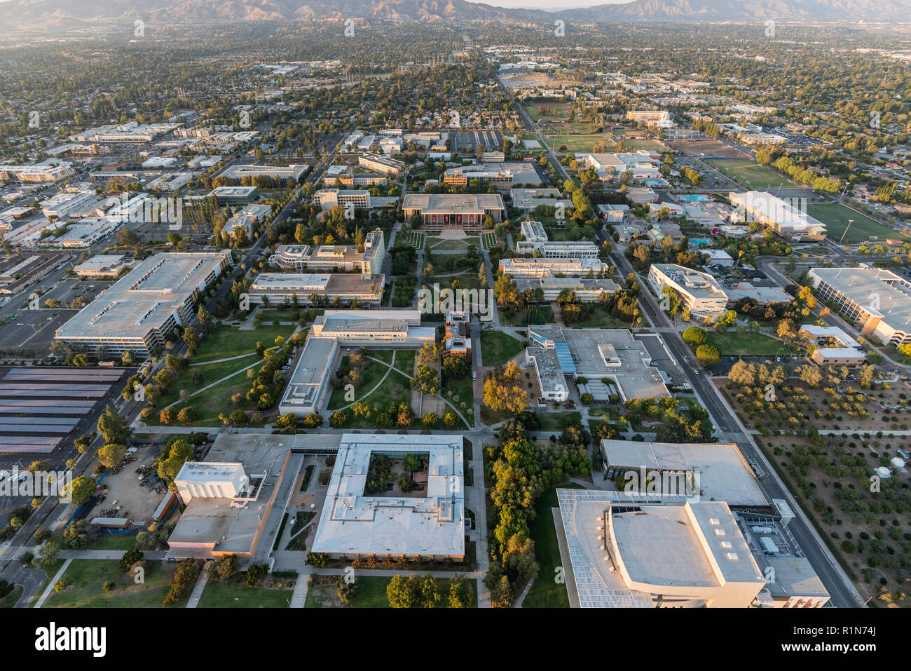 California college campus hi-res stock photography and images - Alamy