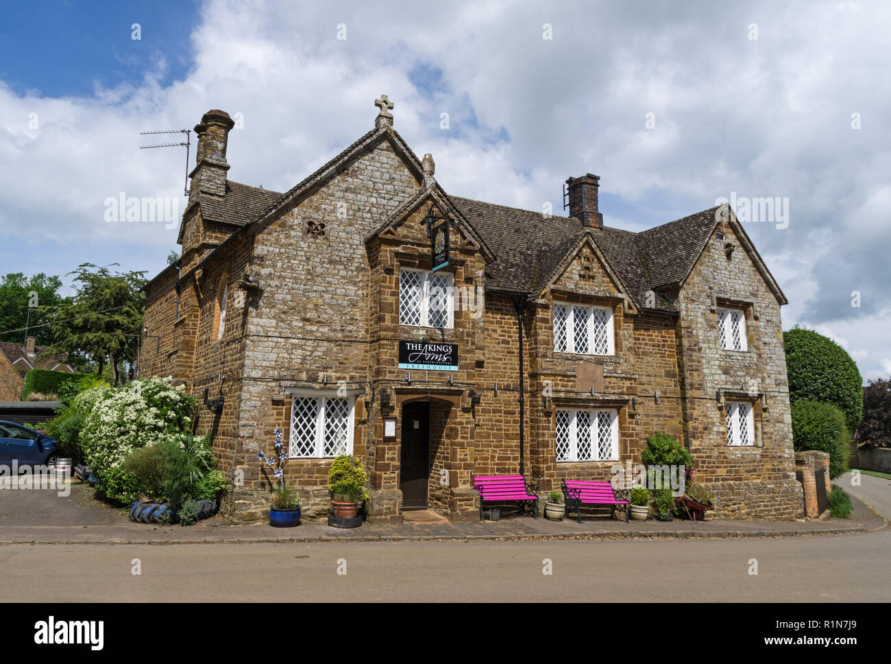 Neo tudor hi-res stock photography and images - Alamy