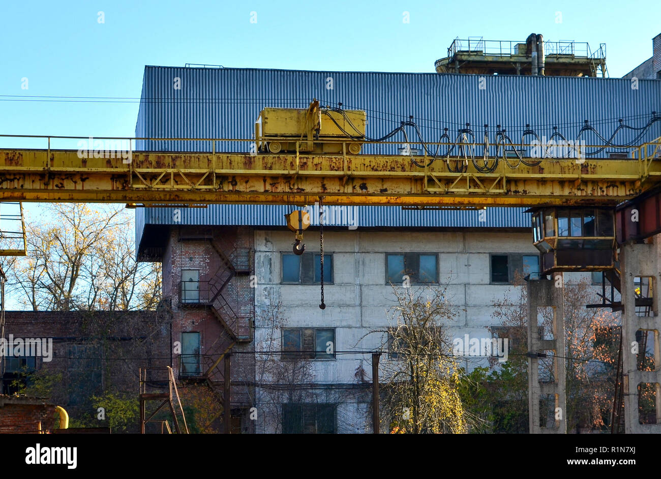 Cabin gantry crane with a hook on the chain. Gantry crane hook ...