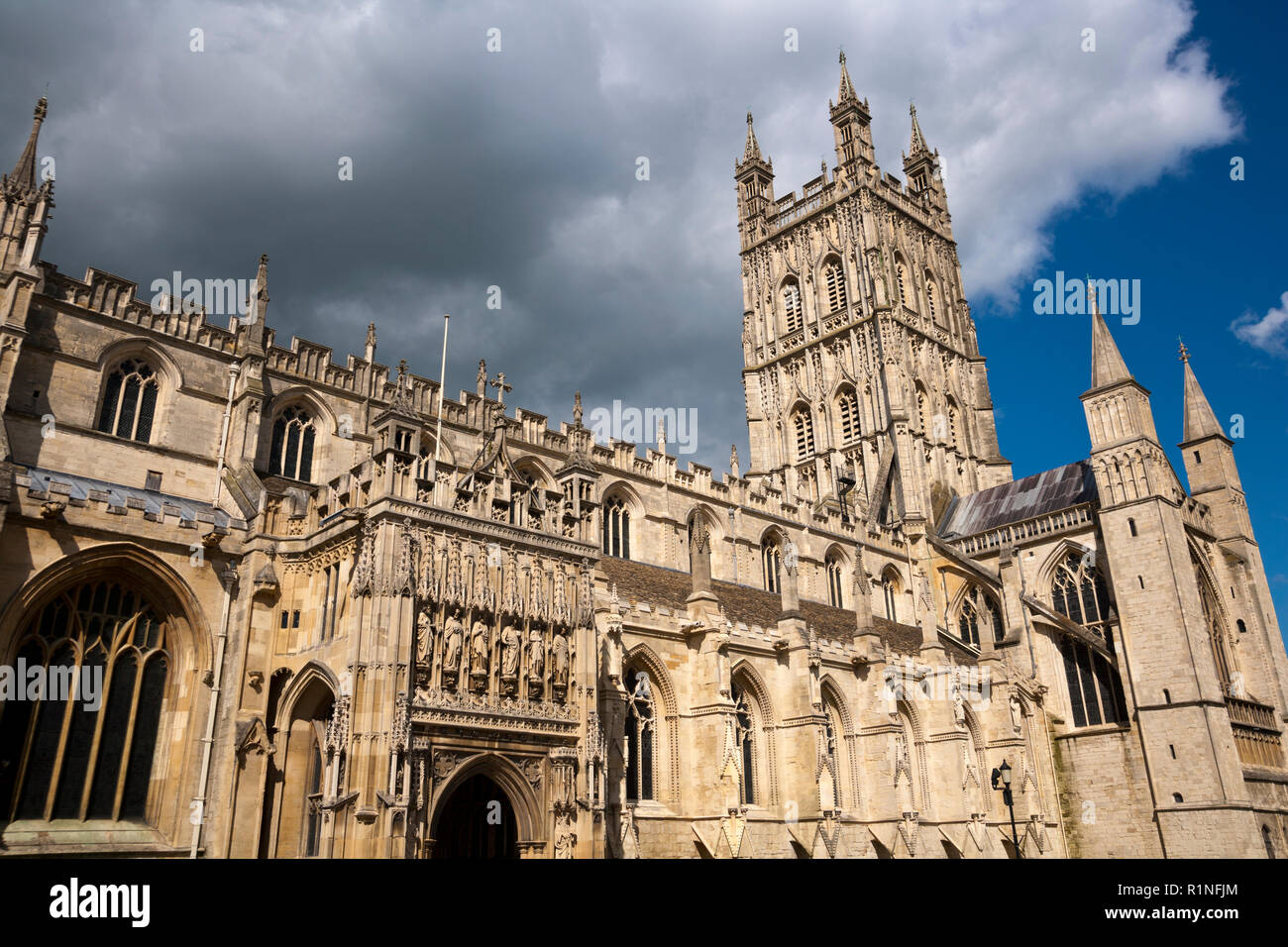 Cathedral gloucester exterior architecture hi-res stock photography and ...