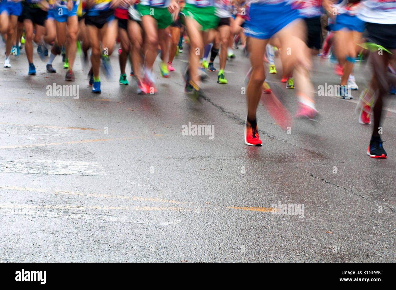 Crowd blur sport hi-res stock photography and images - Alamy