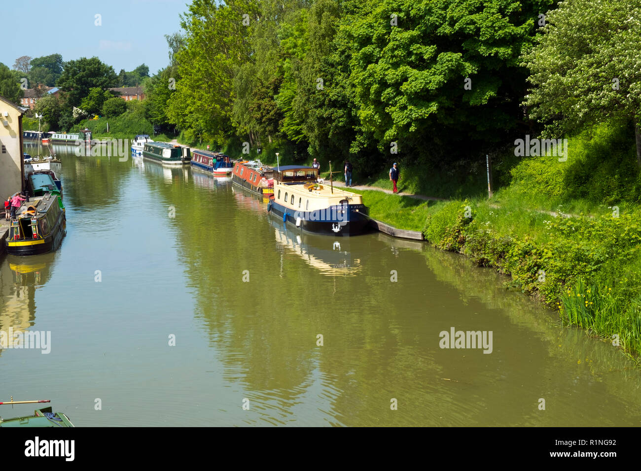 Devizes, Wiltshire, UK - 29th May 2016: Late spring sunshine brings ...