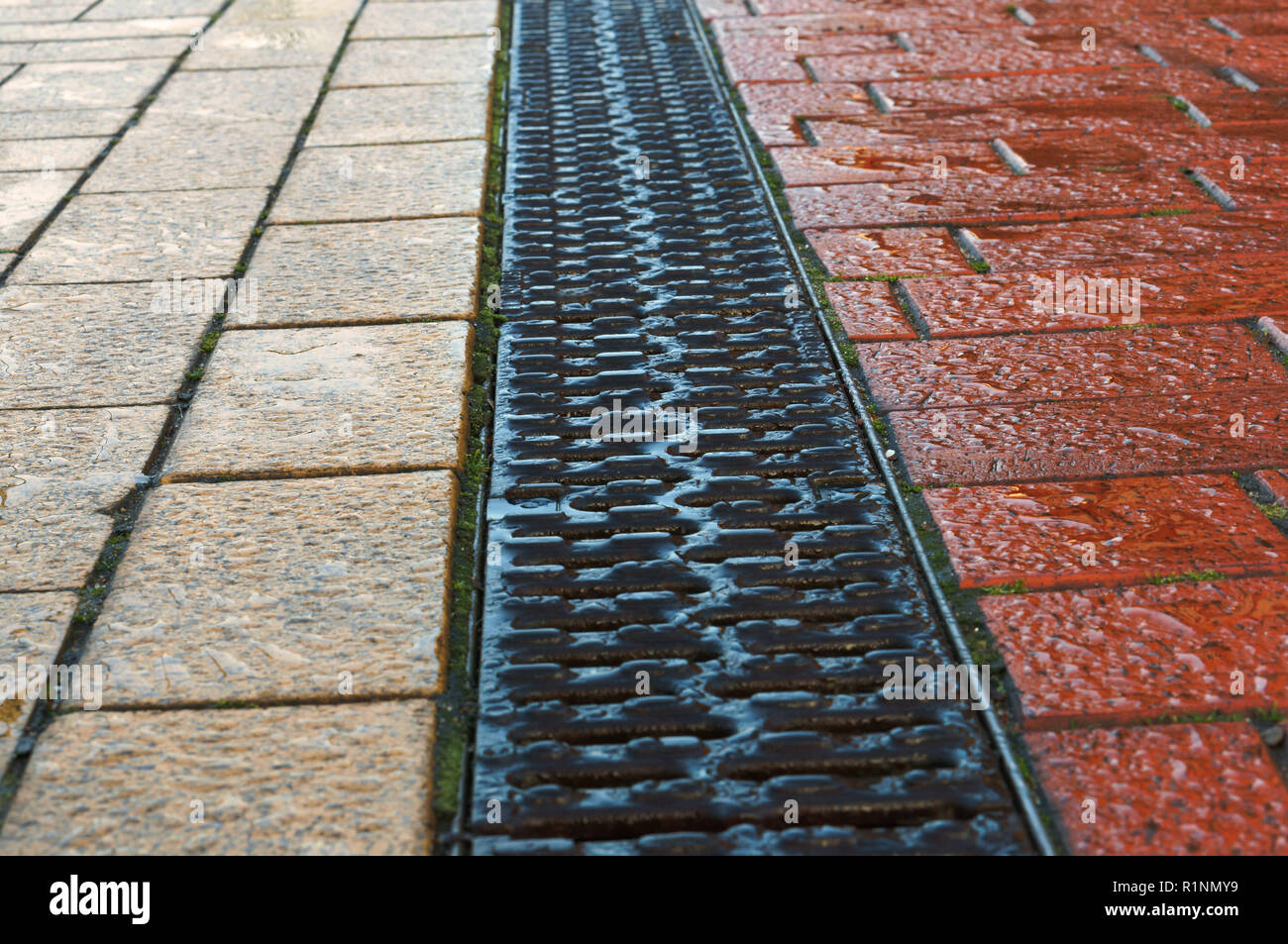 Tile drainage hi-res stock photography and images - Alamy