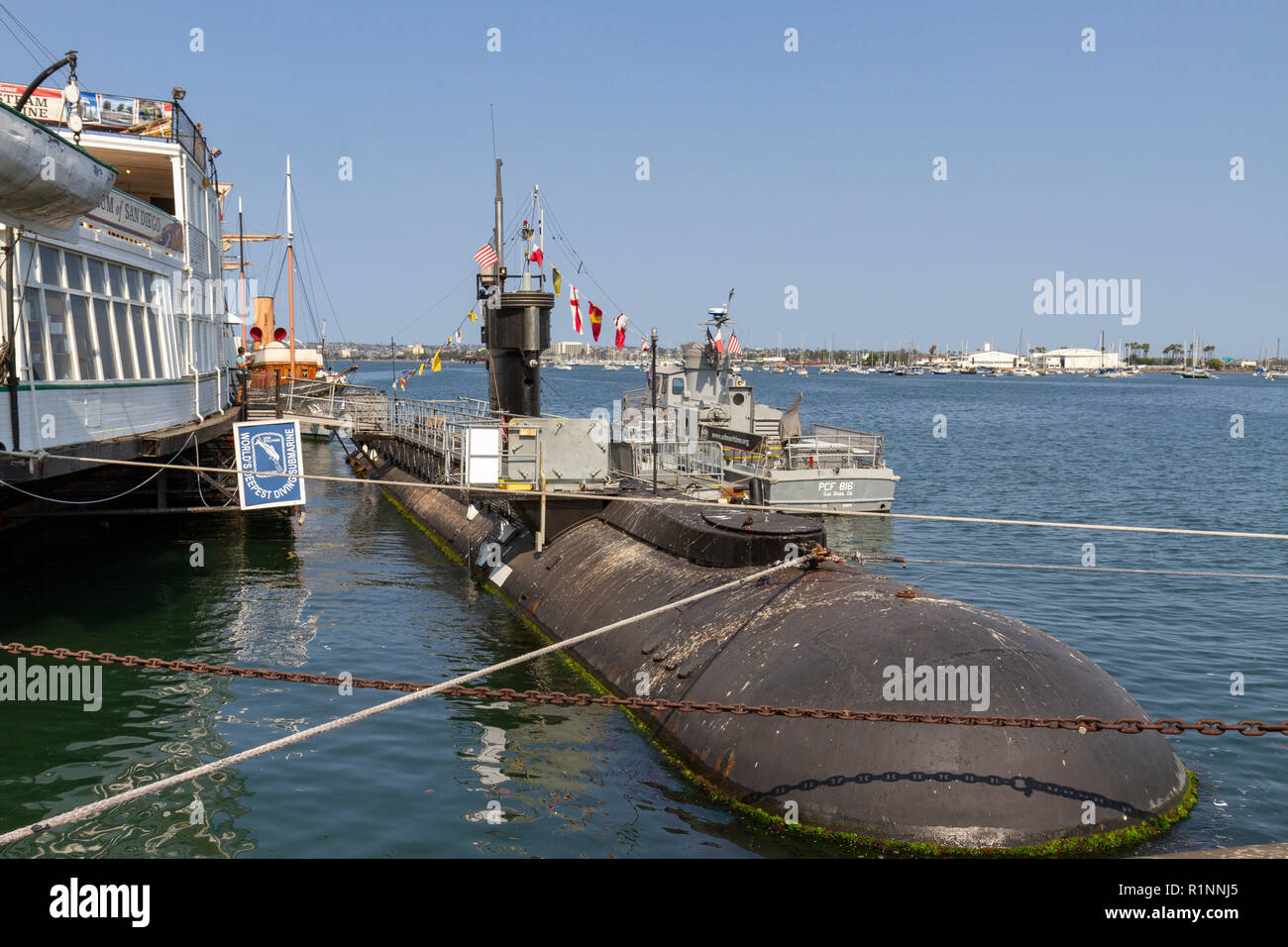 Uss dolphin hi-res stock photography and images - Alamy