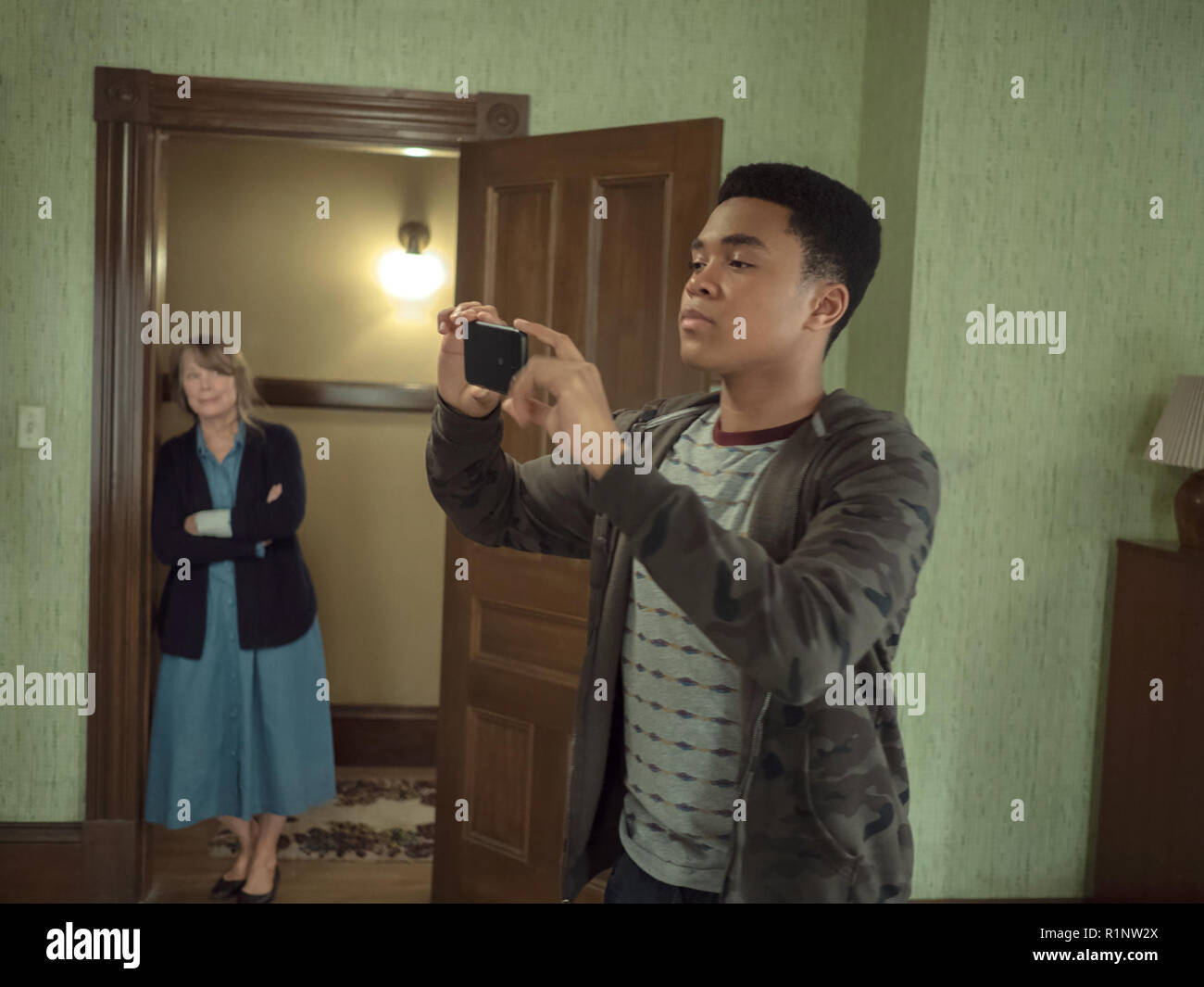 CASTLE ROCK, from left: Sissy Spacek, Chosen Jacobs, 'The Queen ...