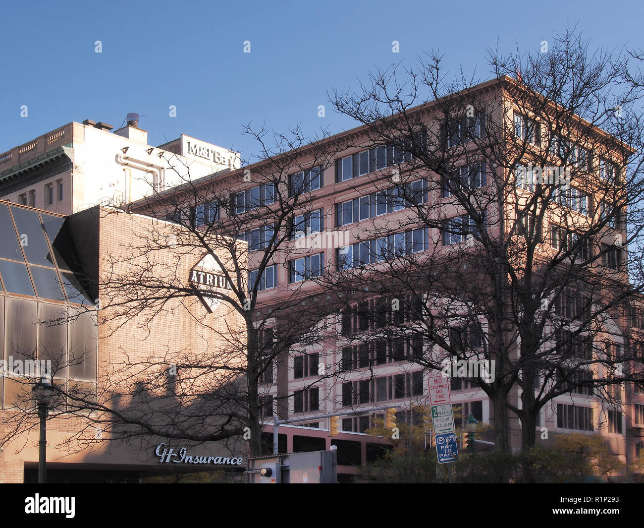 Syracuse, New York, USA. November 10, 2018. View of Salina Street in ...