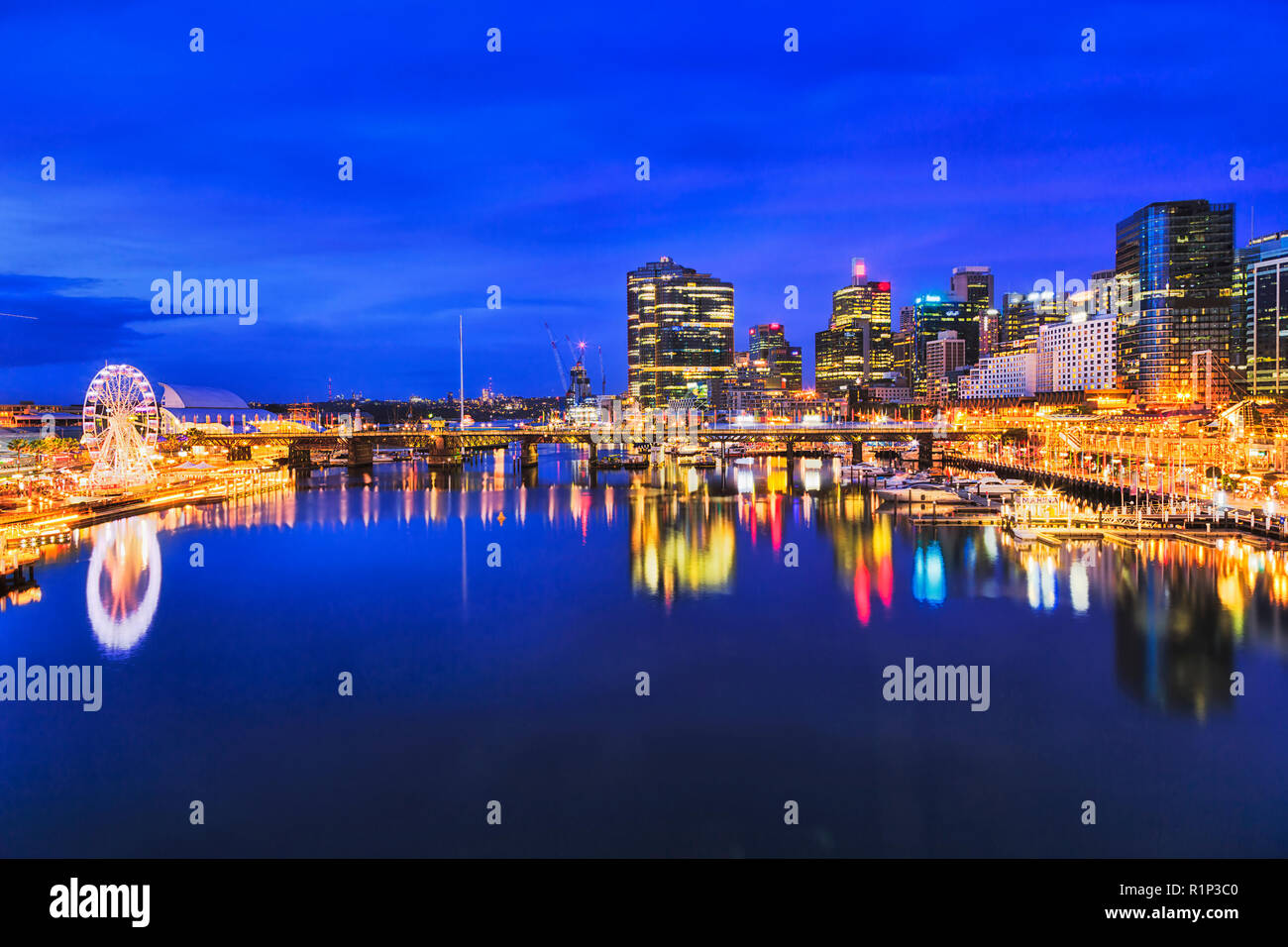 Pyrmont darling harbour sunset hi-res stock photography and images - Alamy