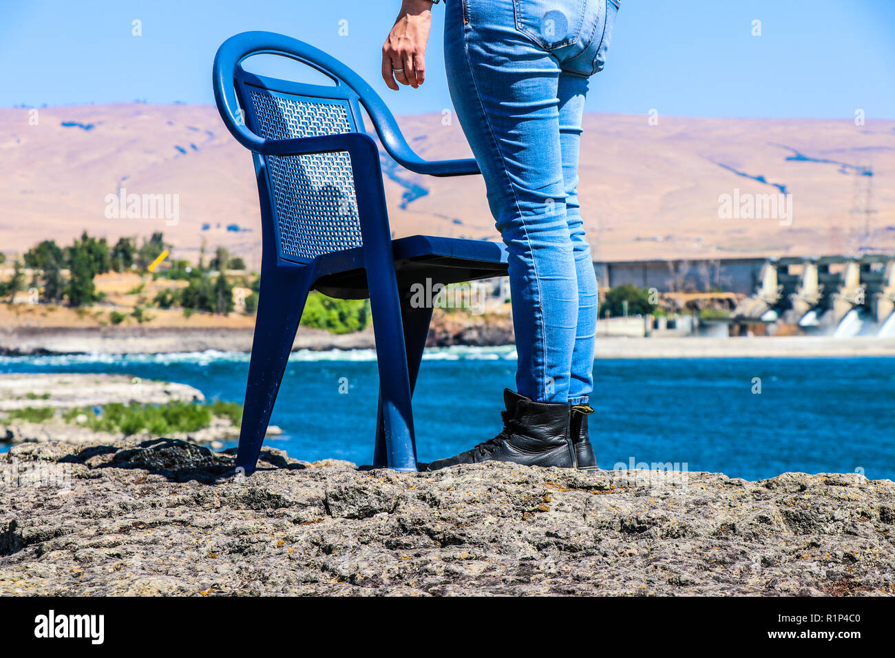 Photo shoot on the river Stock Photo - Alamy