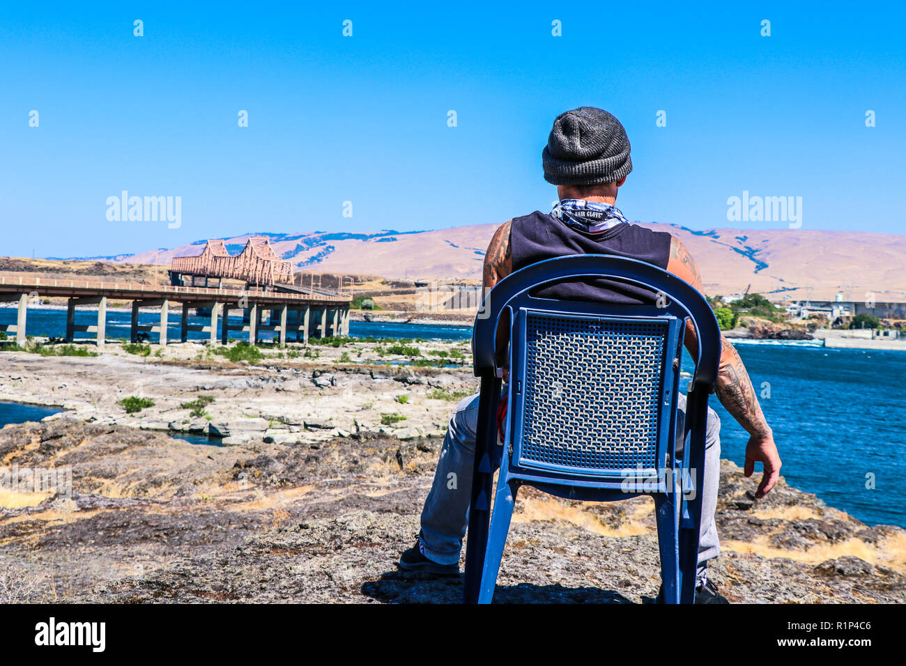 Photo shoot on the river Stock Photo - Alamy