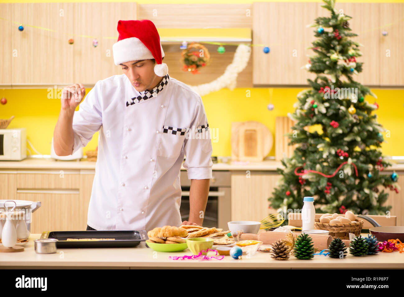 Male chef in santa hi-res stock photography and images - Alamy
