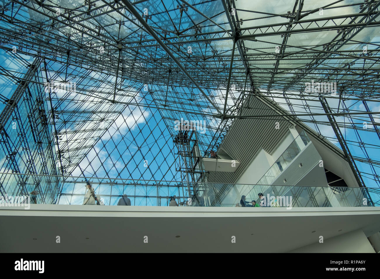 Pyramid ceiling hi-res stock photography and images - Alamy