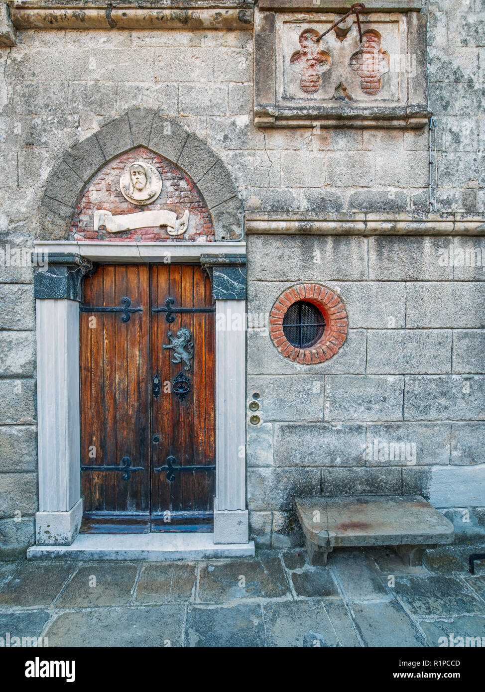The ancient door Stock Photo - Alamy