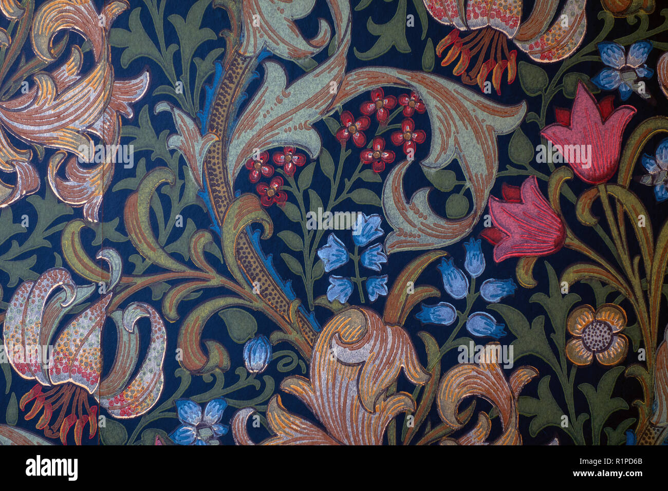 Old wallpaper victorian style flower hi-res stock photography and ...
