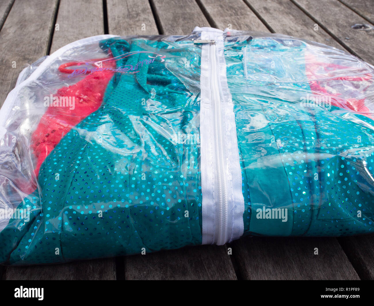 Dance and costume hi-res stock photography and images - Alamy