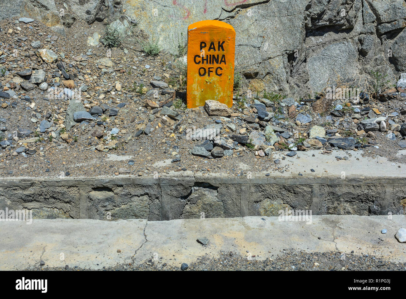 Underground cable marker hi-res stock photography and images - Alamy