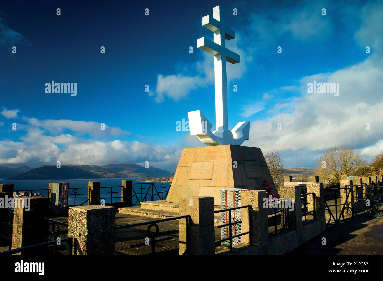 Lyle hill scotland hi-res stock photography and images - Alamy