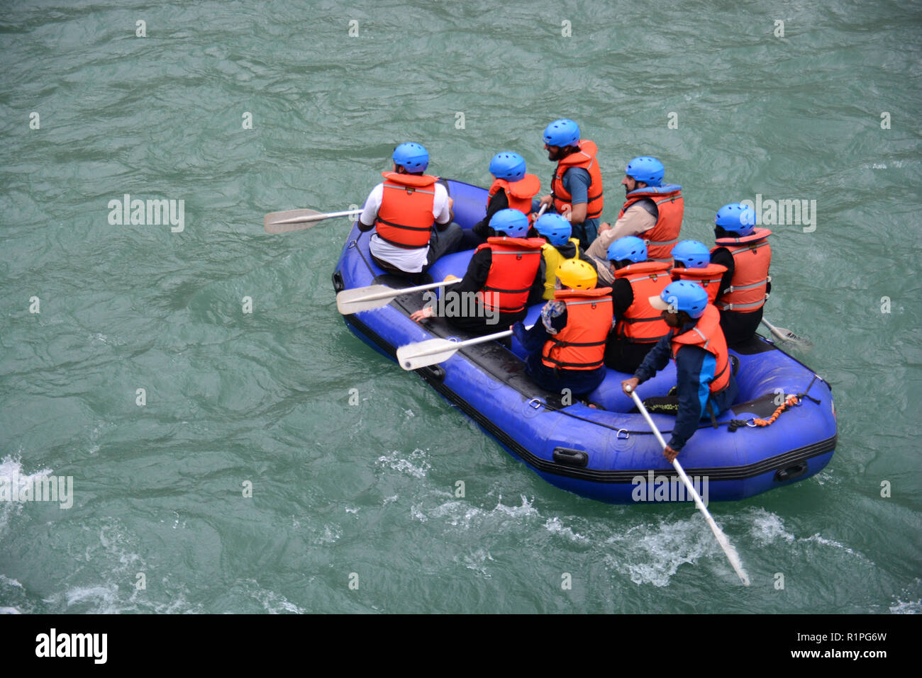 Orange kayak waterfall hi-res stock photography and images - Alamy