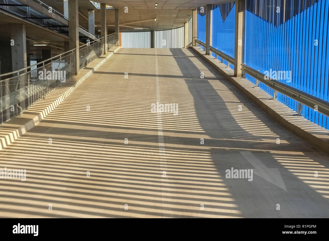 Concrete ramp hi-res stock photography and images - Alamy