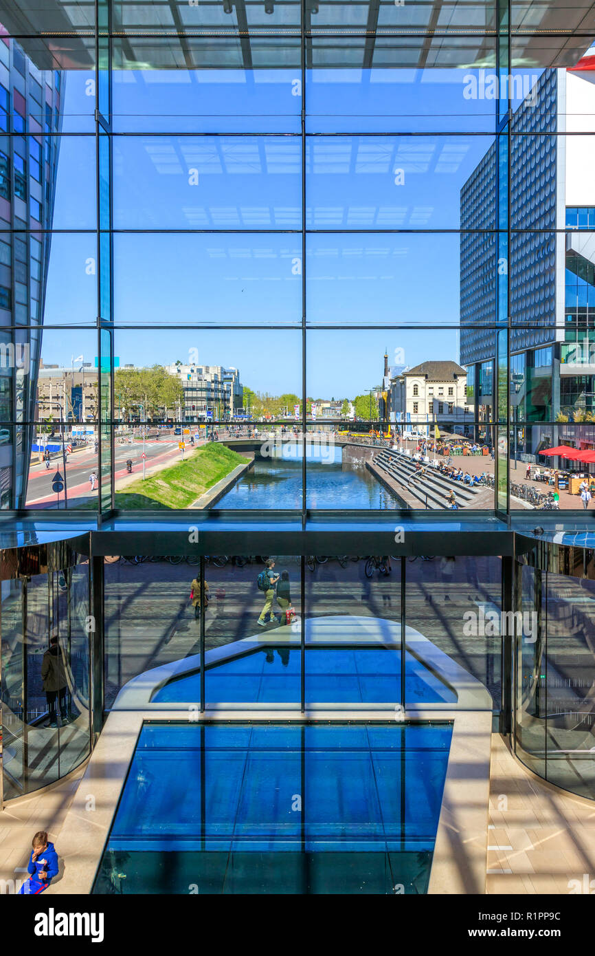 Utrecht Centraal Railway Station / Hoog Catharijne Shopping Mall Stock ...