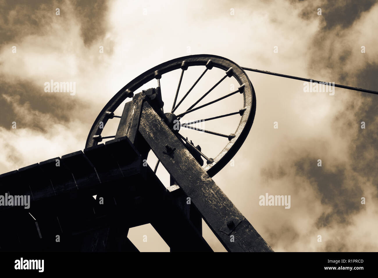 Old pit head winding wheel hi-res stock photography and images - Alamy