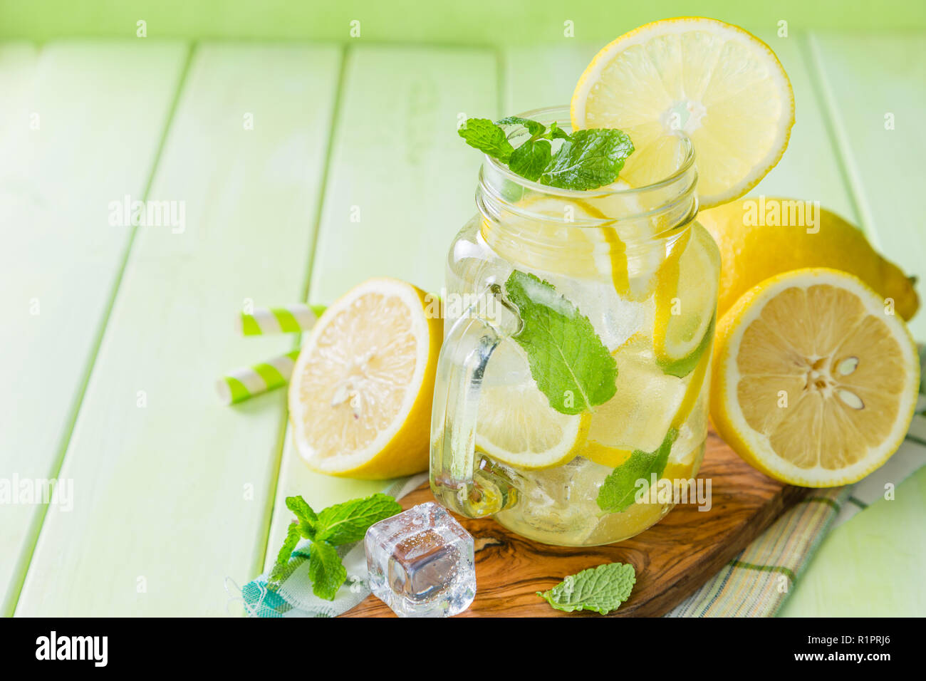Summer lemonade classic lemonade hi-res stock photography and images ...