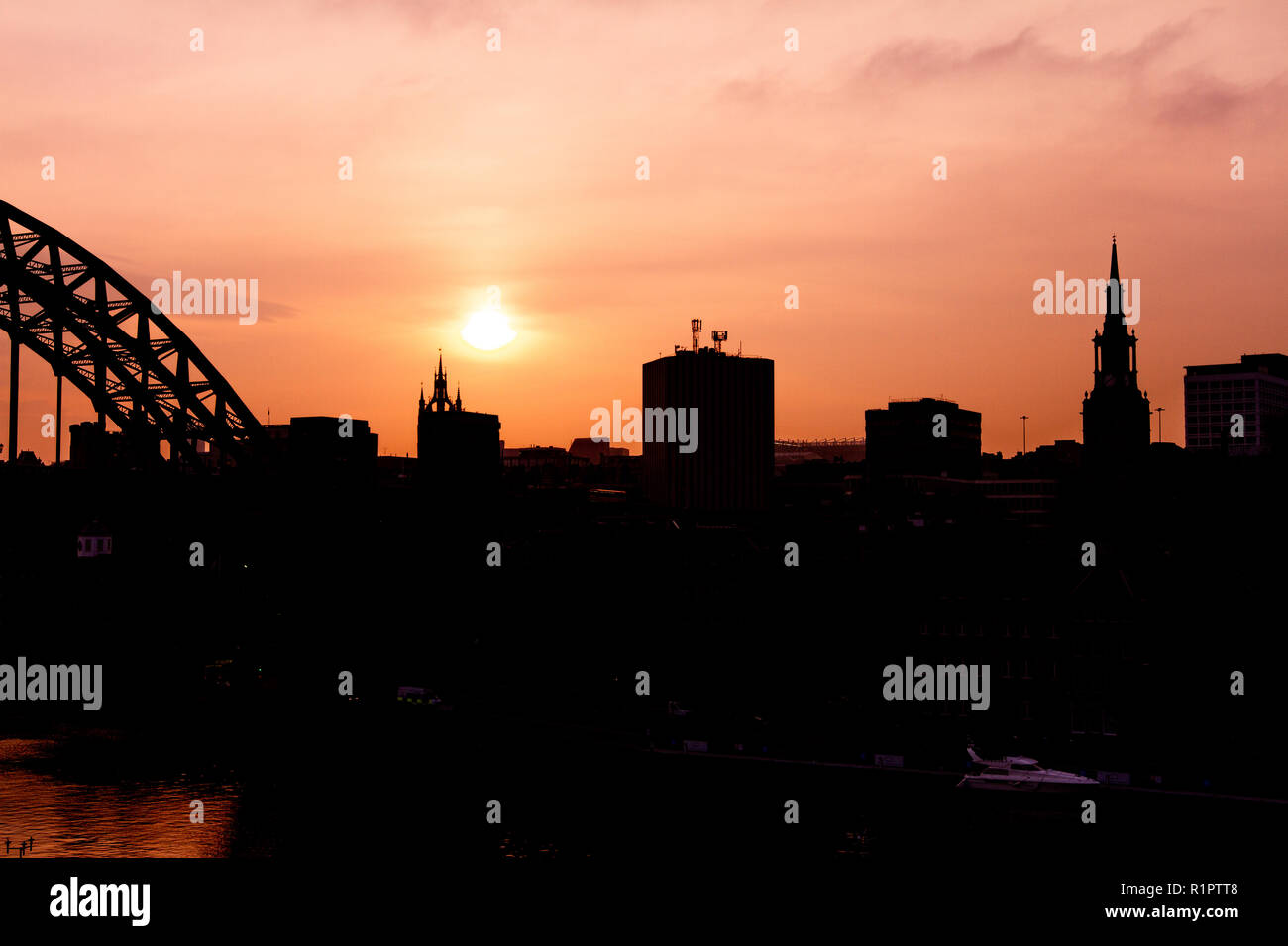 Tyne bridge at sunset hi-res stock photography and images - Alamy