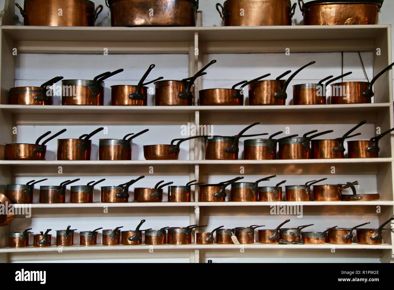 Large cooking pots hi-res stock photography and images - Alamy