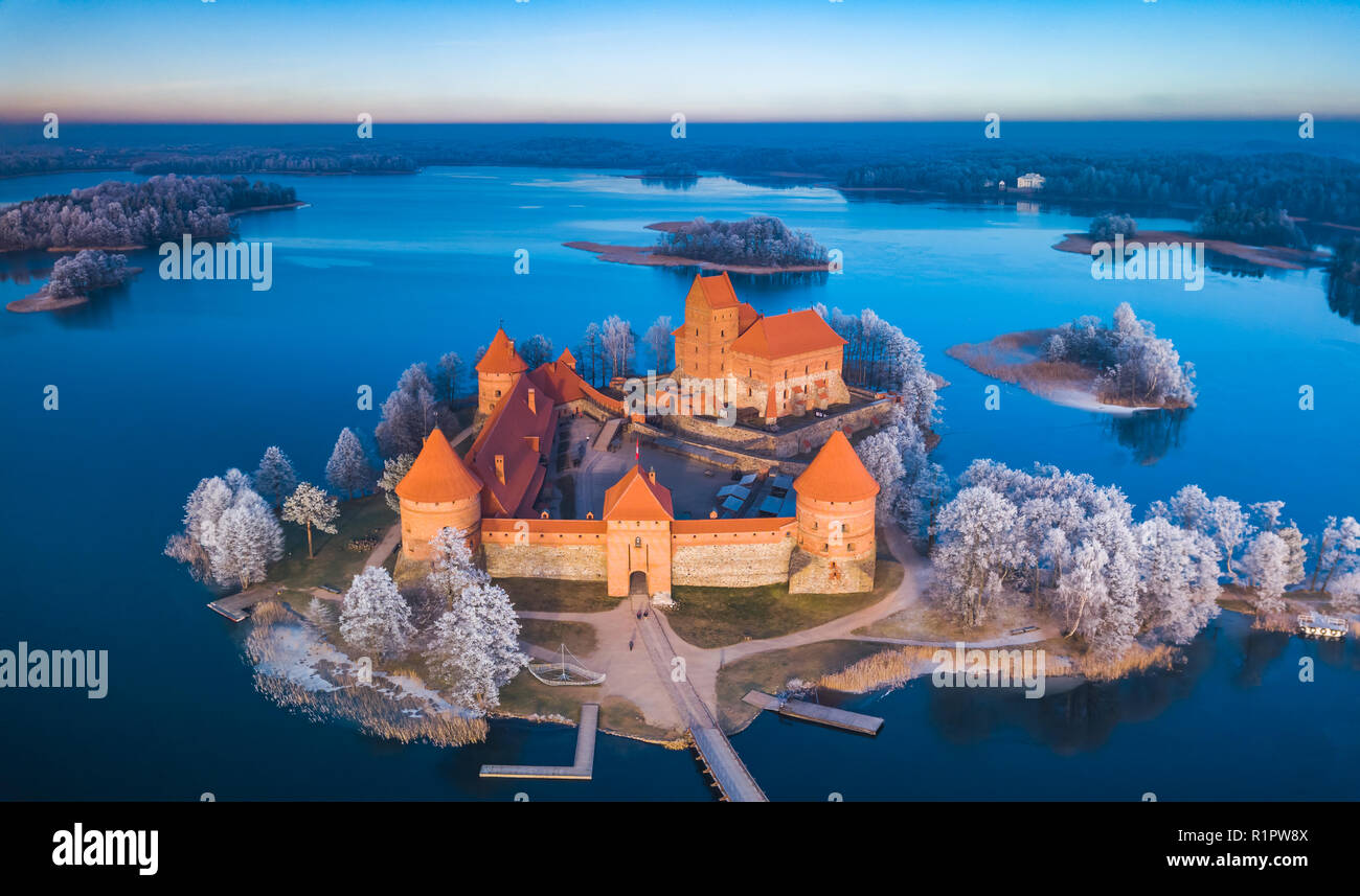 Trakai castle frozen lake galve hi-res stock photography and images - Alamy