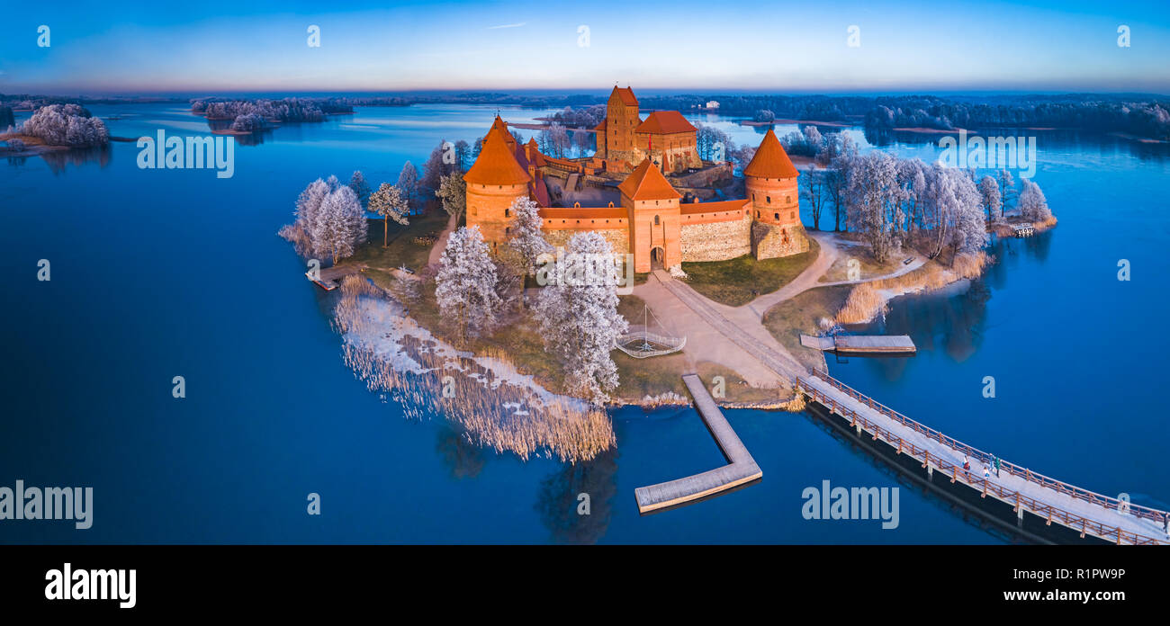 Trakai castle frozen lake galve hi-res stock photography and images - Alamy