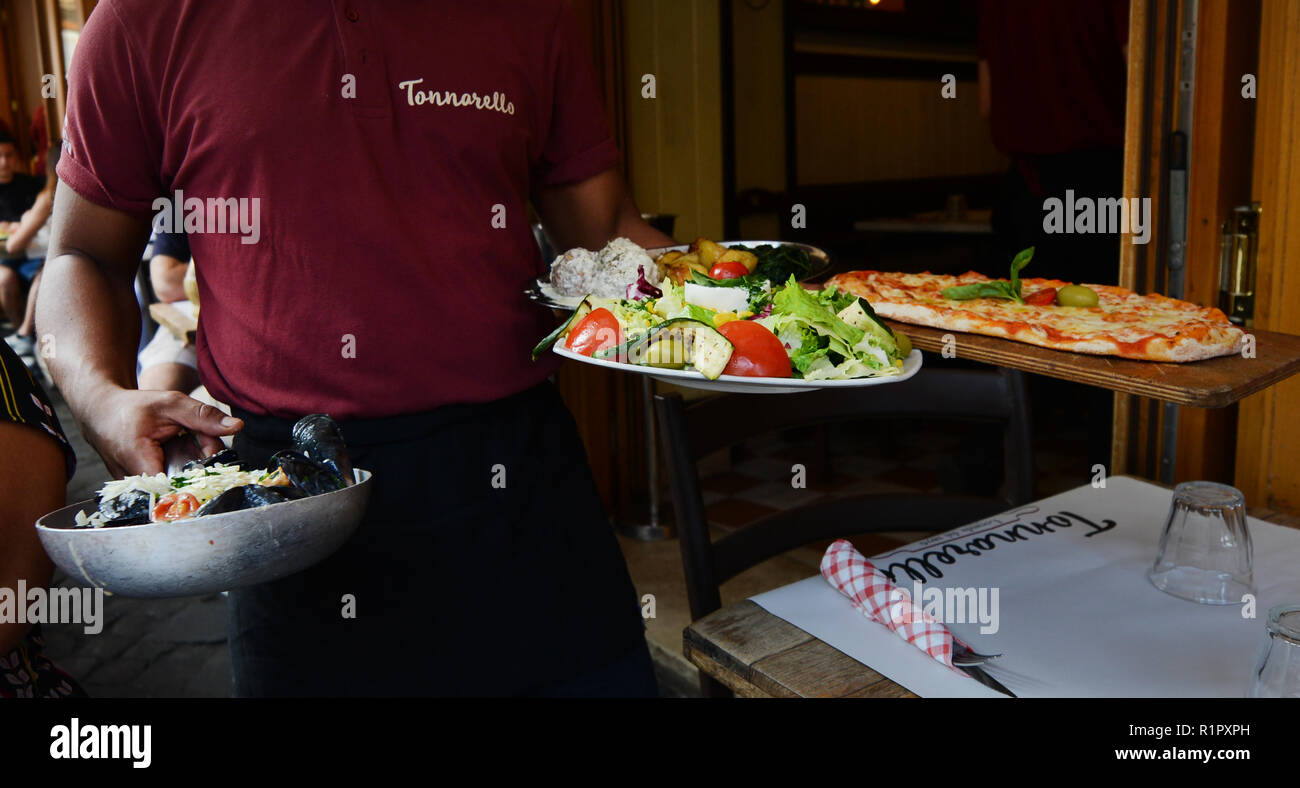 Tonnarello restaurant on Via Della Paglia in Rome Trastevere district ...