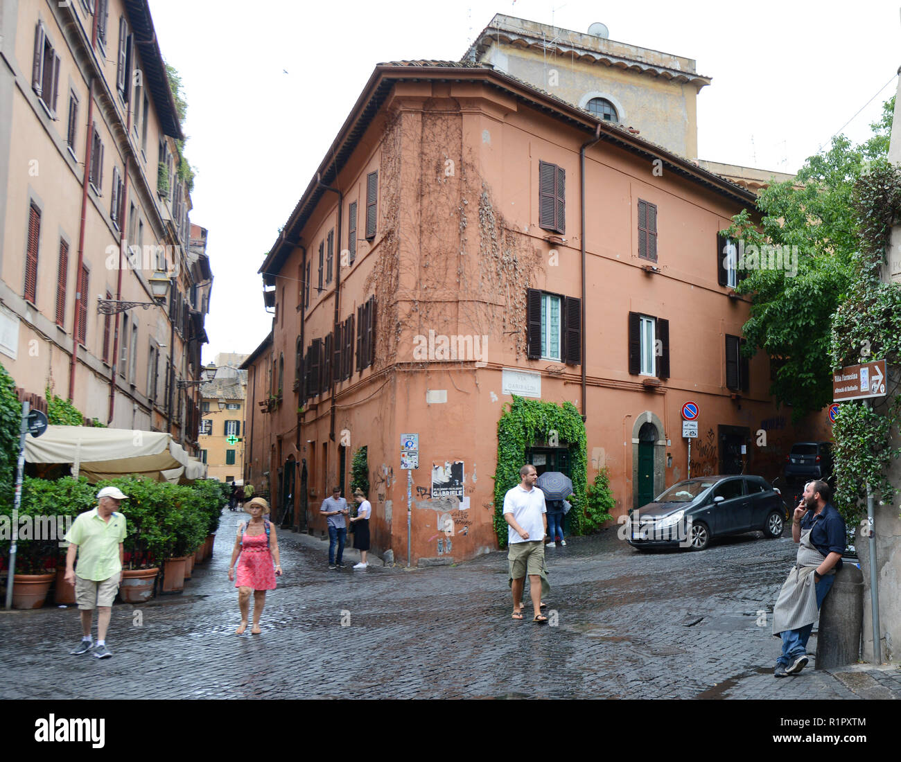 Via Garibald in Trastevere, Rome Stock Photo - Alamy