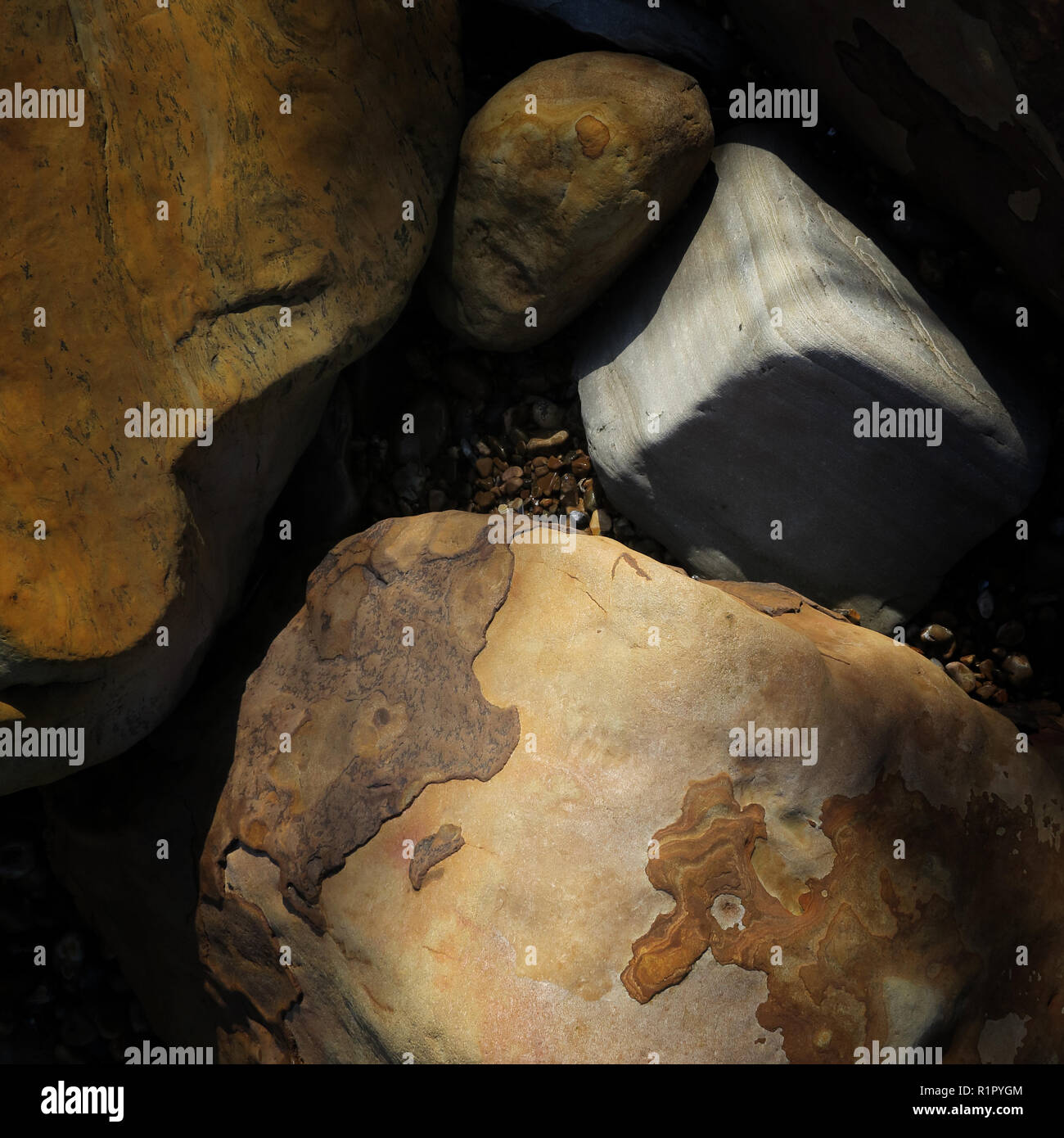Rocks at Fairlight Glen beach Stock Photo - Alamy