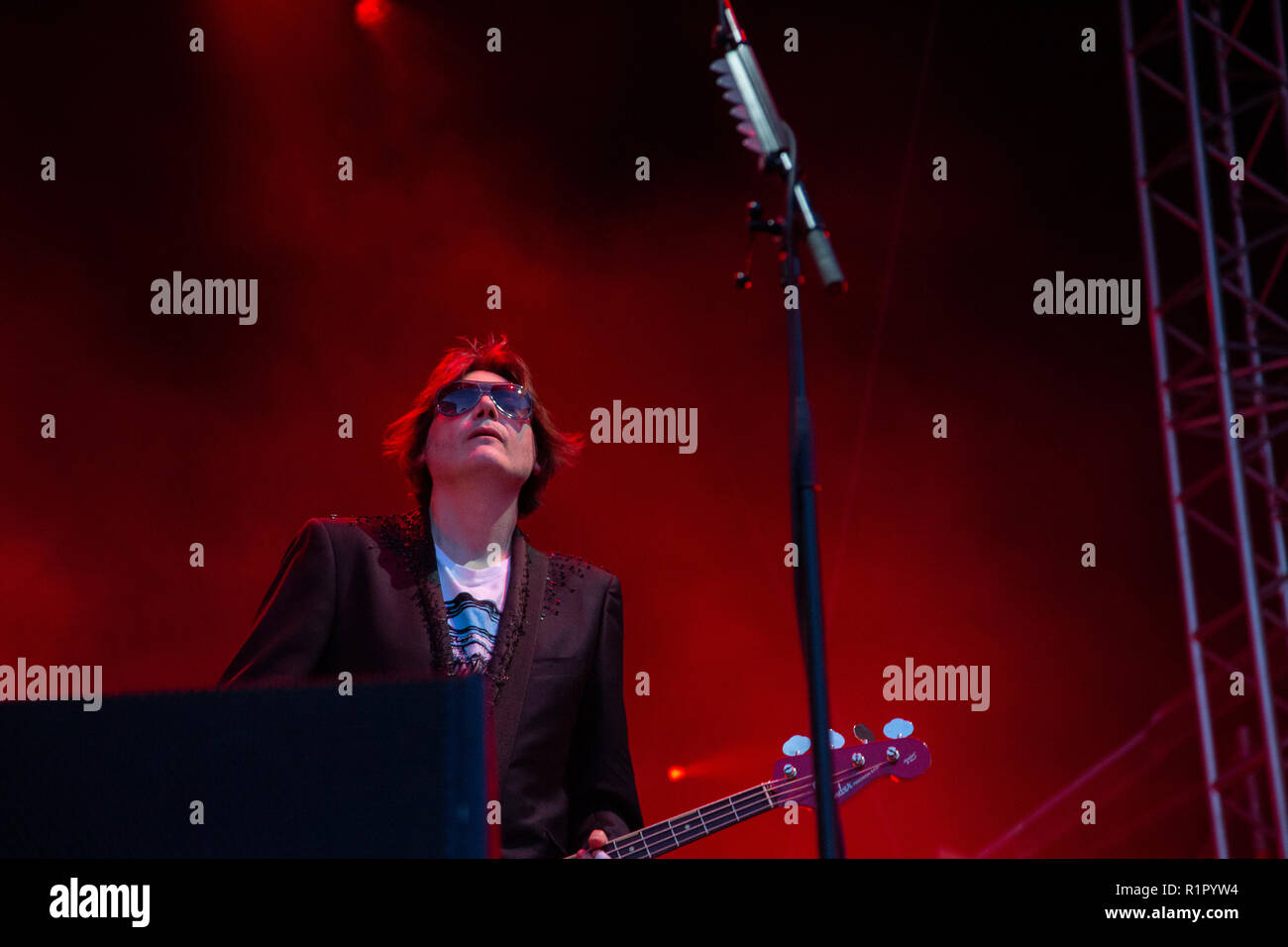 Nicky wire hi-res stock photography and images - Alamy