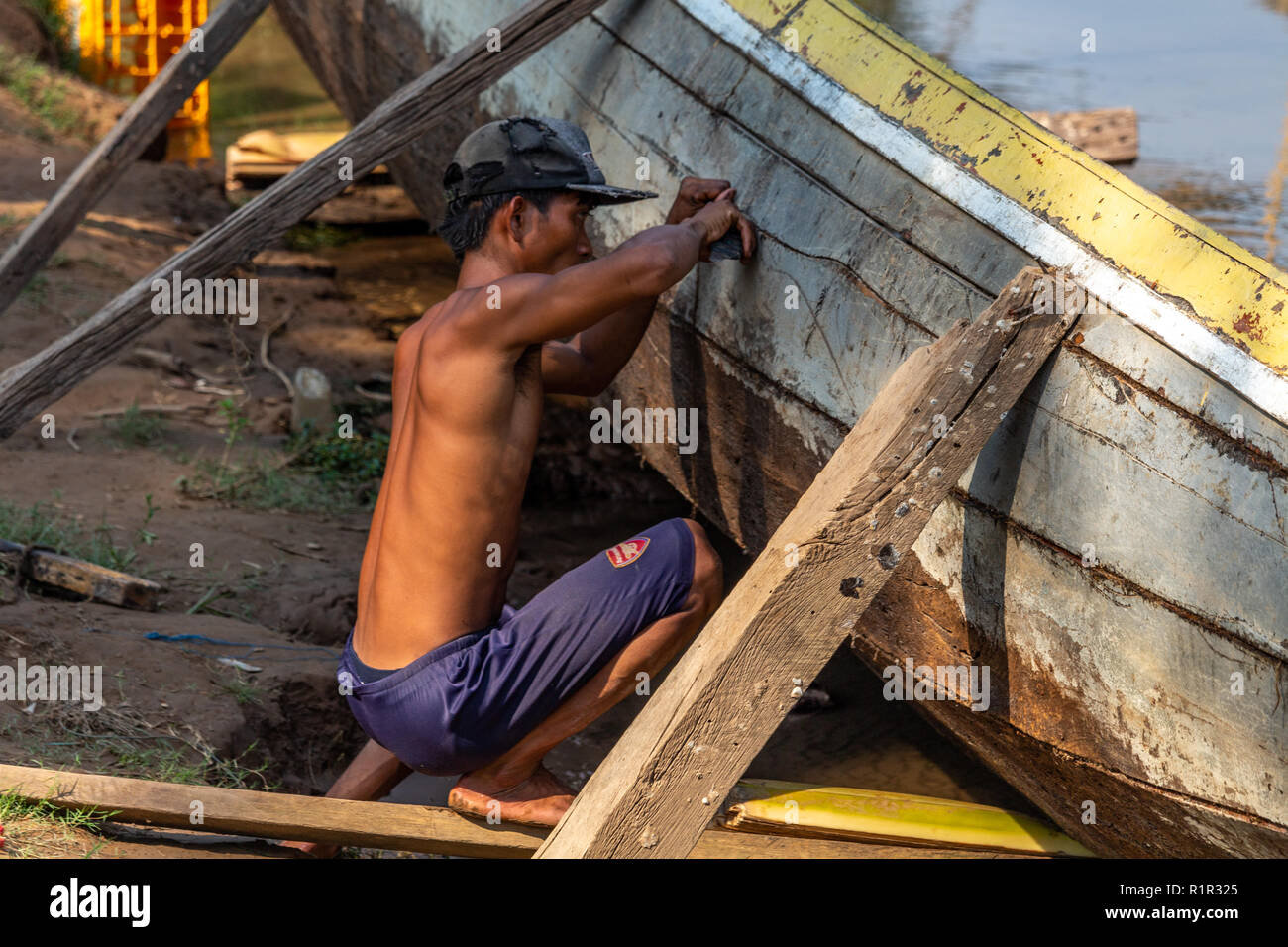 Repairing riverbank hi-res stock photography and images - Alamy