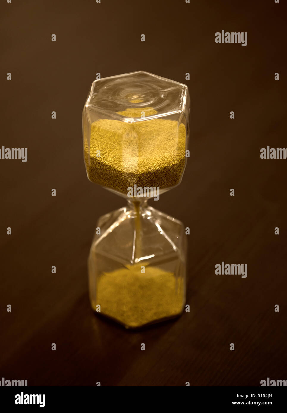 Sand timer running out hi-res stock photography and images - Alamy