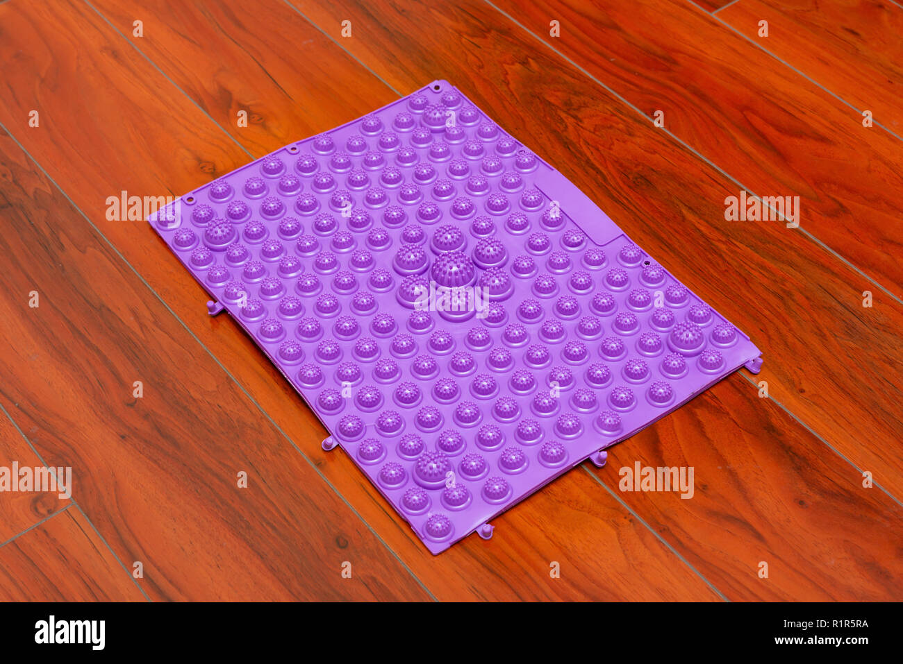 Purple foot hi-res stock photography and images - Alamy